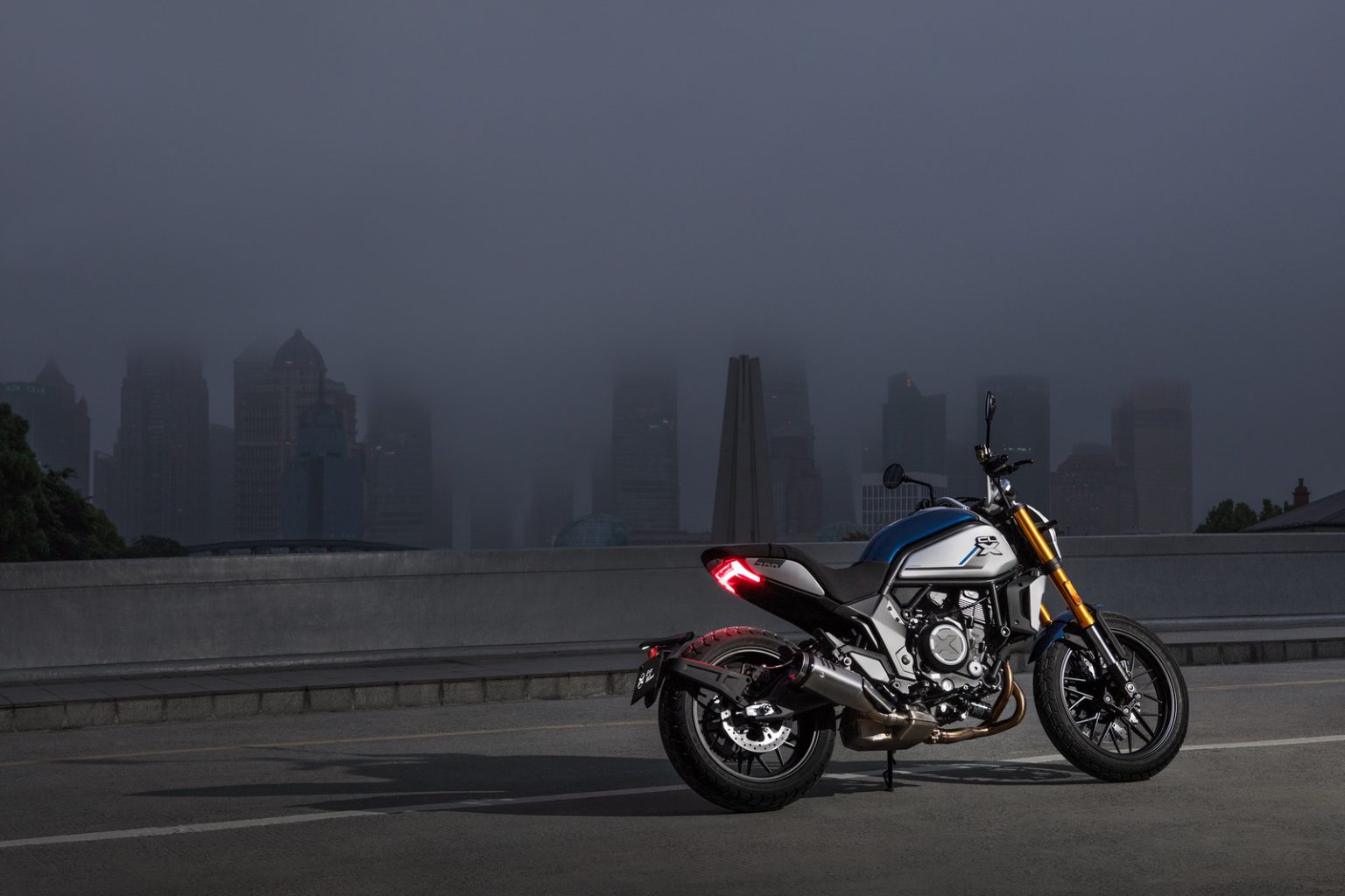 CFMOTO 700CLX Heritage (ABS) — Мотоциклы CFMOTO